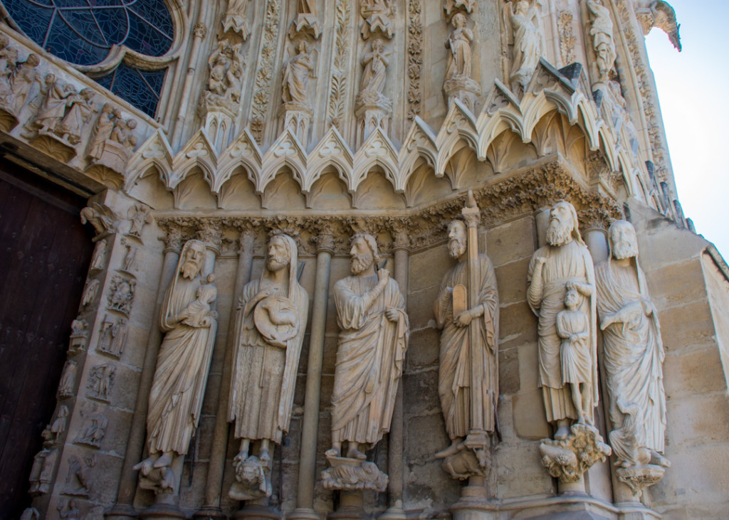 Bubbles with a side of history - A visit to Reims in Champagne