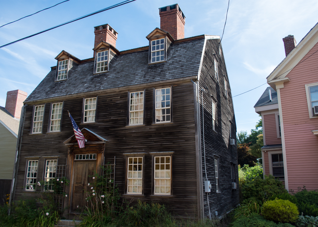 Colonial-era Stroll in Portsmouth, NH | Flying Fourchette
