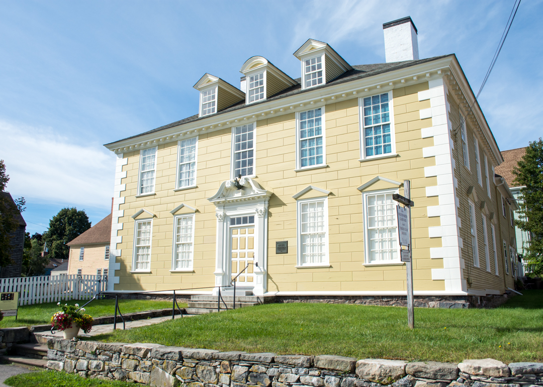 Colonial-era Stroll in Portsmouth, NH | Flying Fourchette